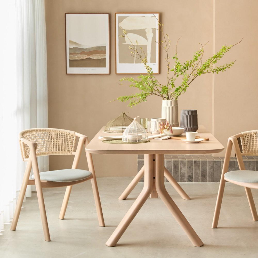 PODIUM Flex 曲木餐桌 210 cm 淺木｜HOLA 和樂家居｜HOLA 和樂家居