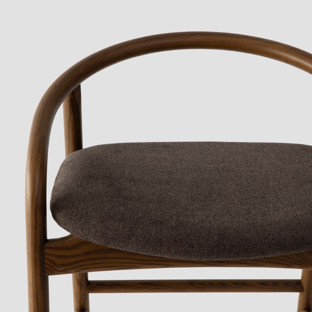 PODIUM Liana 低扶手吧檯椅 褐梣木 咖啡｜HOLA 和樂家居｜HOLA 和樂家居